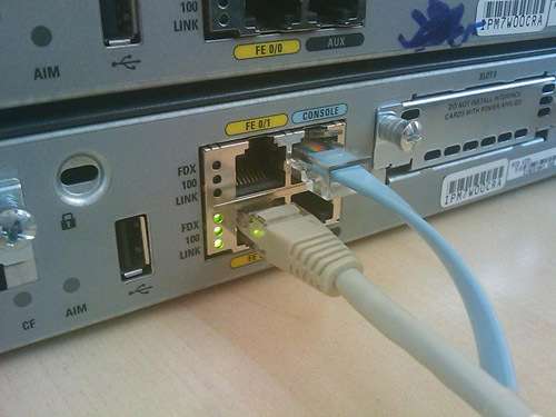 Hướng dẫn đọc đèn led kết nối của switch cisco catalyst 2960X, 2960L