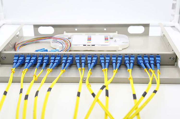 Hướng dẫn lắp phụ kiện ODF và bắt ODF vào tủ rack đúng cách